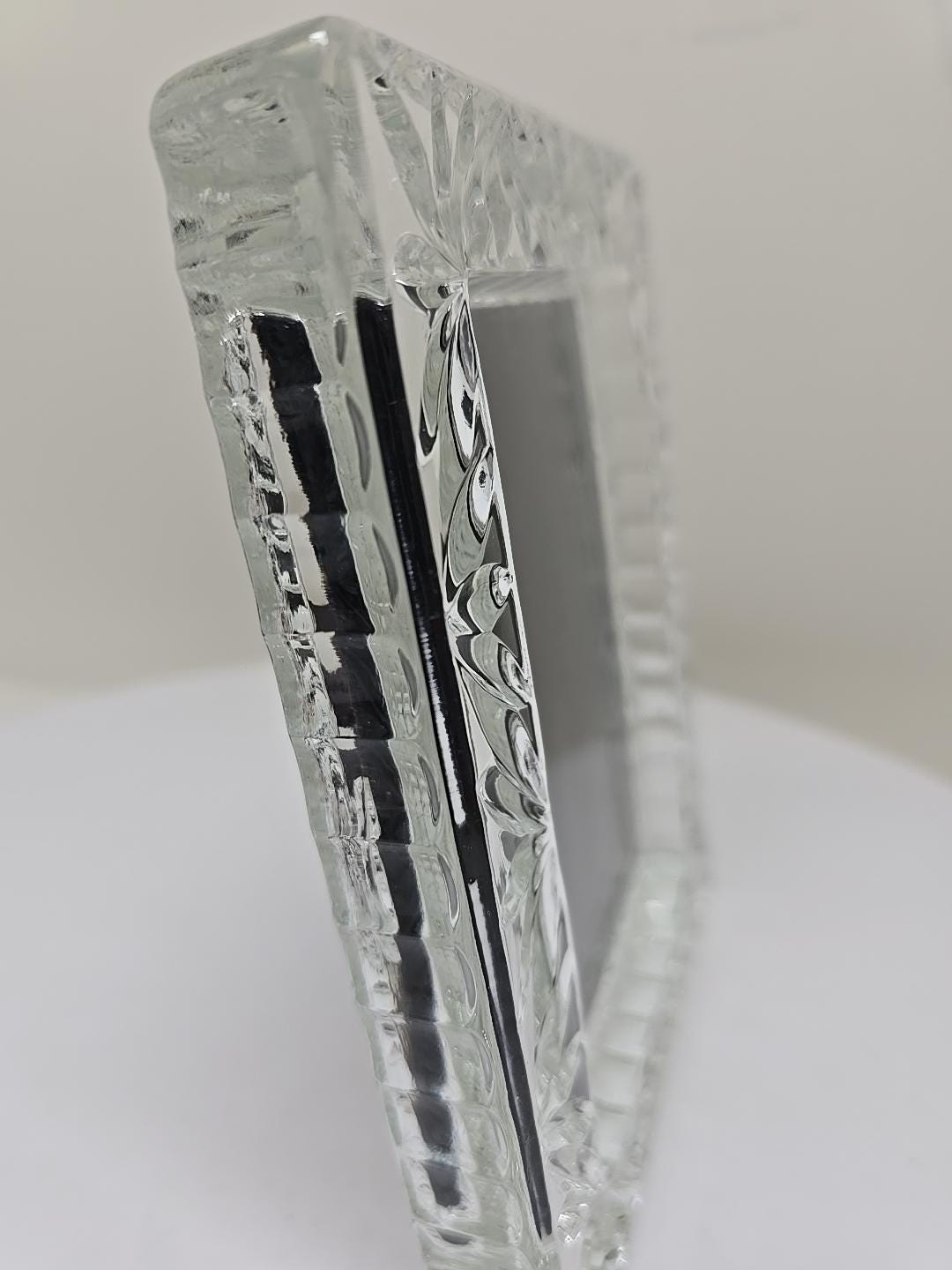 Beautiful Heavy Thick Glass Picture Frame With Leaf Grooves 3.5x 5 D80 ...