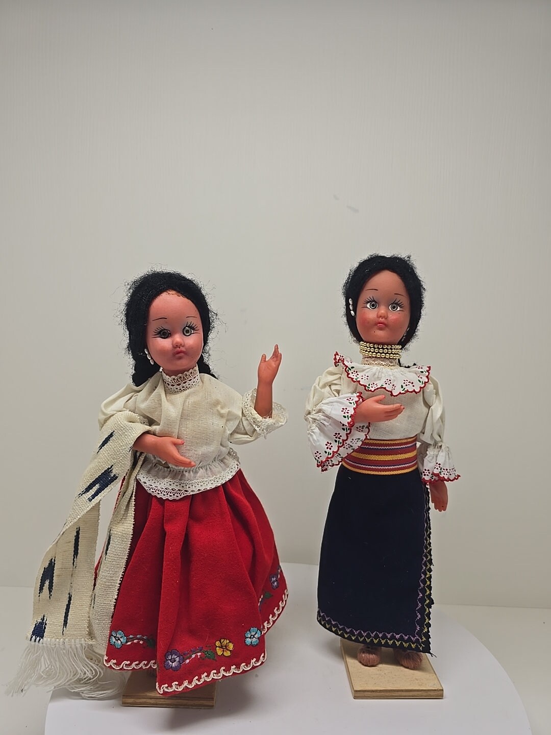 Vintage Handcrafted Dolls in Traditional Ethnic Attire - Set of 2 D75 ...