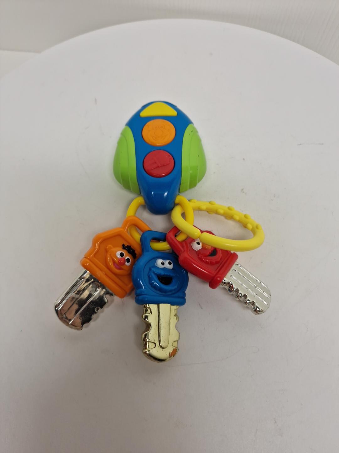 Mattel Sesame Street Car Sounds Keys Alarm Lights Horn Honks Keychain ...