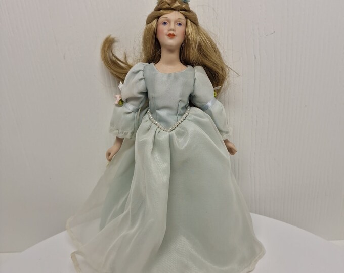 Vintage 1984 AVON Cinderella Porcelain Doll Fairy Tale Doll Collection ...