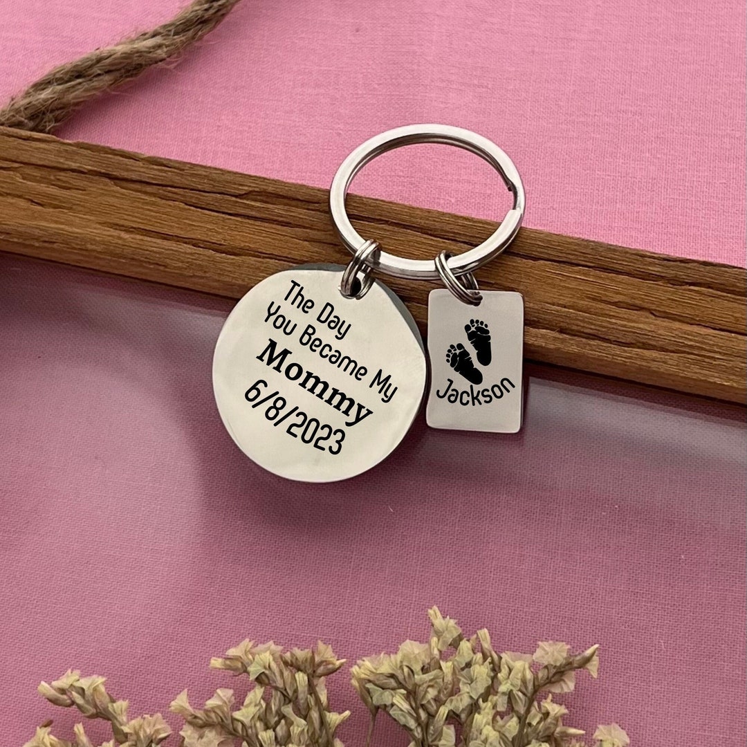 Personalized Mommy Keychain: Pregnancy Announcement Gift - Etsy