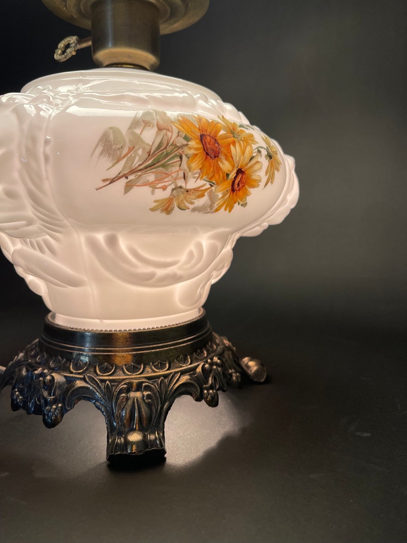 Gone With the Wind Lamp With Lion Head Detail and Floral Graphics - Etsy