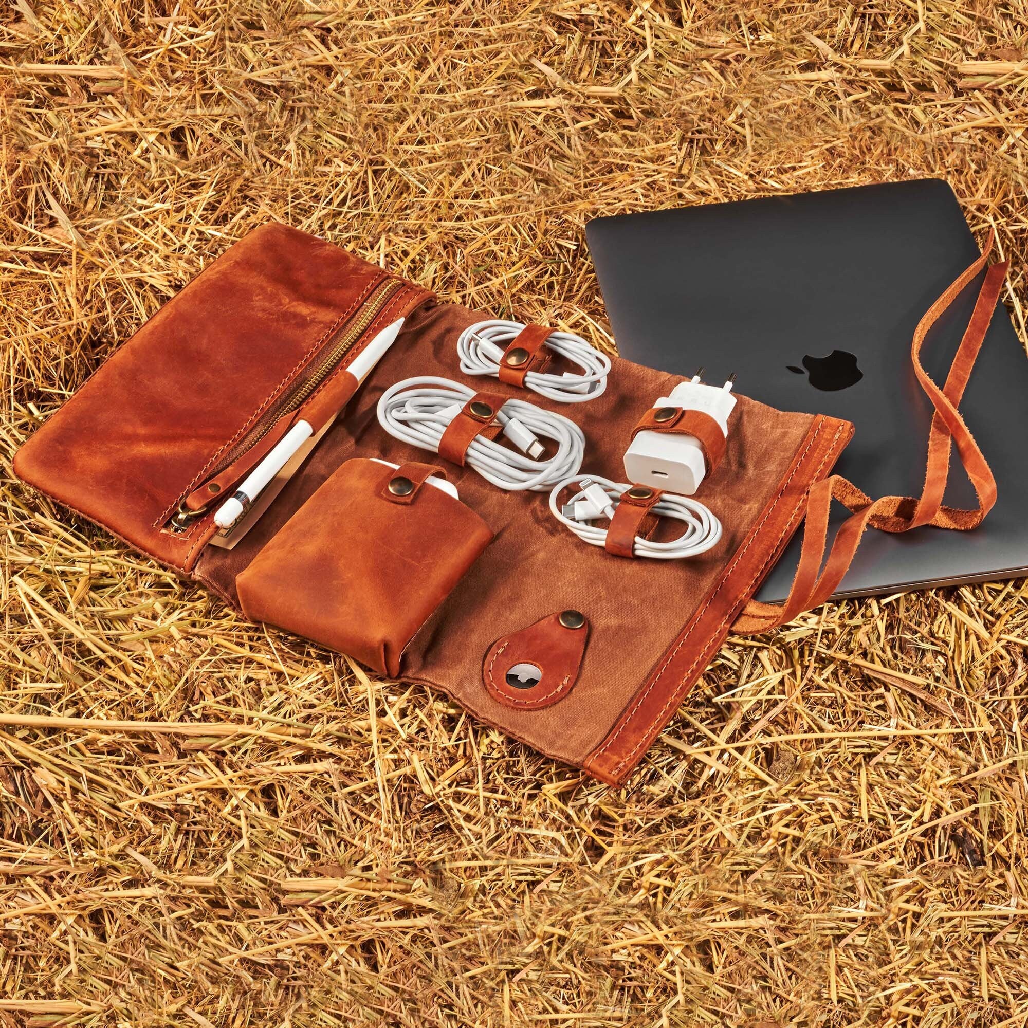 Travel Case for Digital Accessories, Roll for Cables and Chargers ...