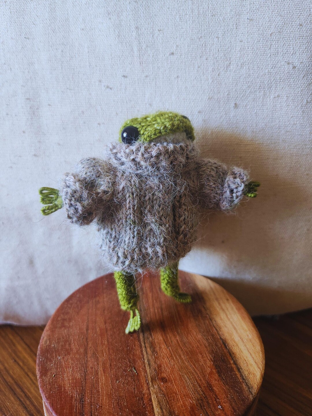 Tiny Frog Sweater - Alpaca Wool, Miniature Amigurumi Doll Clothes - Etsy