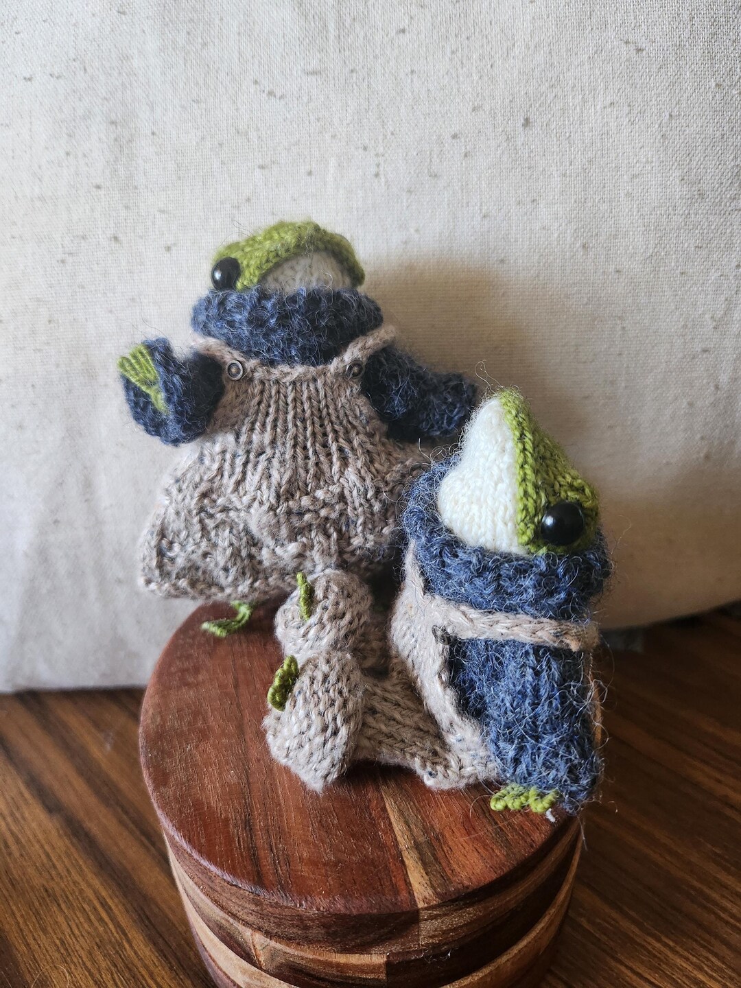 Miniature Knitted Frog - Poseable, Cottagecore Froggy - Etsy