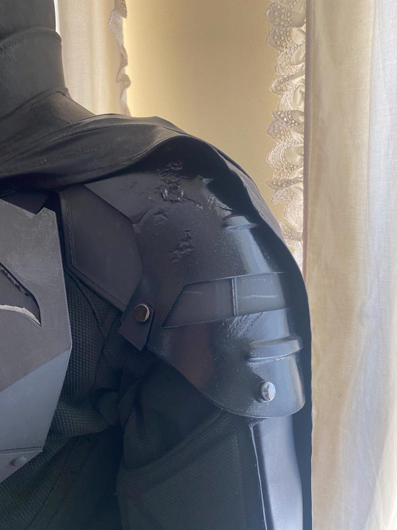 The Batman Shoulder Armour 2022 Pattison Batman Armour Cosplay - Etsy