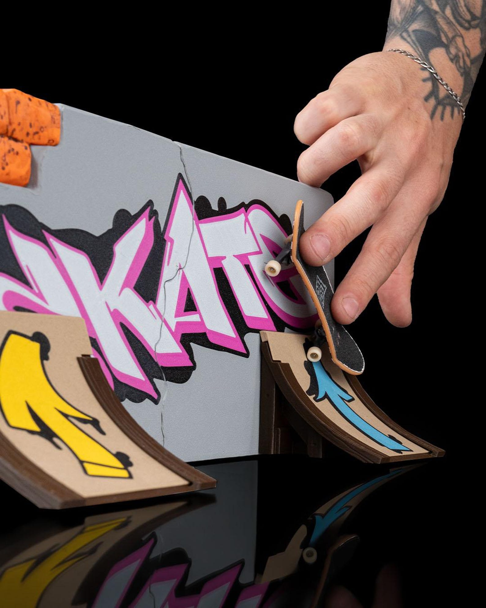 Graffiti Wall – 3D Printed Fingerboard Skate Park | Mini Fingerboard ...