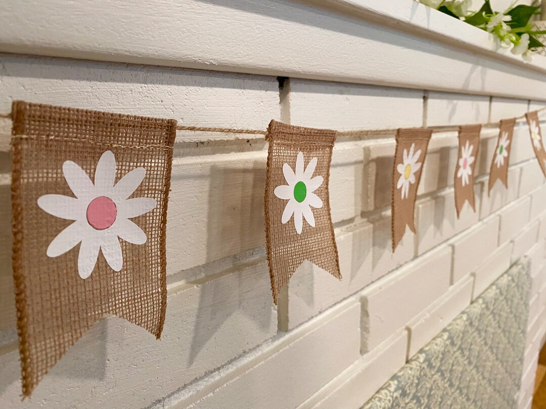 Spring Daisy Burlap Dovetail Banner 7’, Daisy Banner, Spring Burlap ...