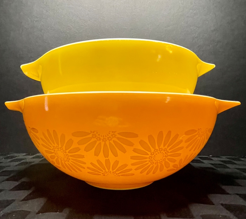 Vintage PYREX 444 & 443 Cinderella Mixing Bowls in Orange Daisy and ...