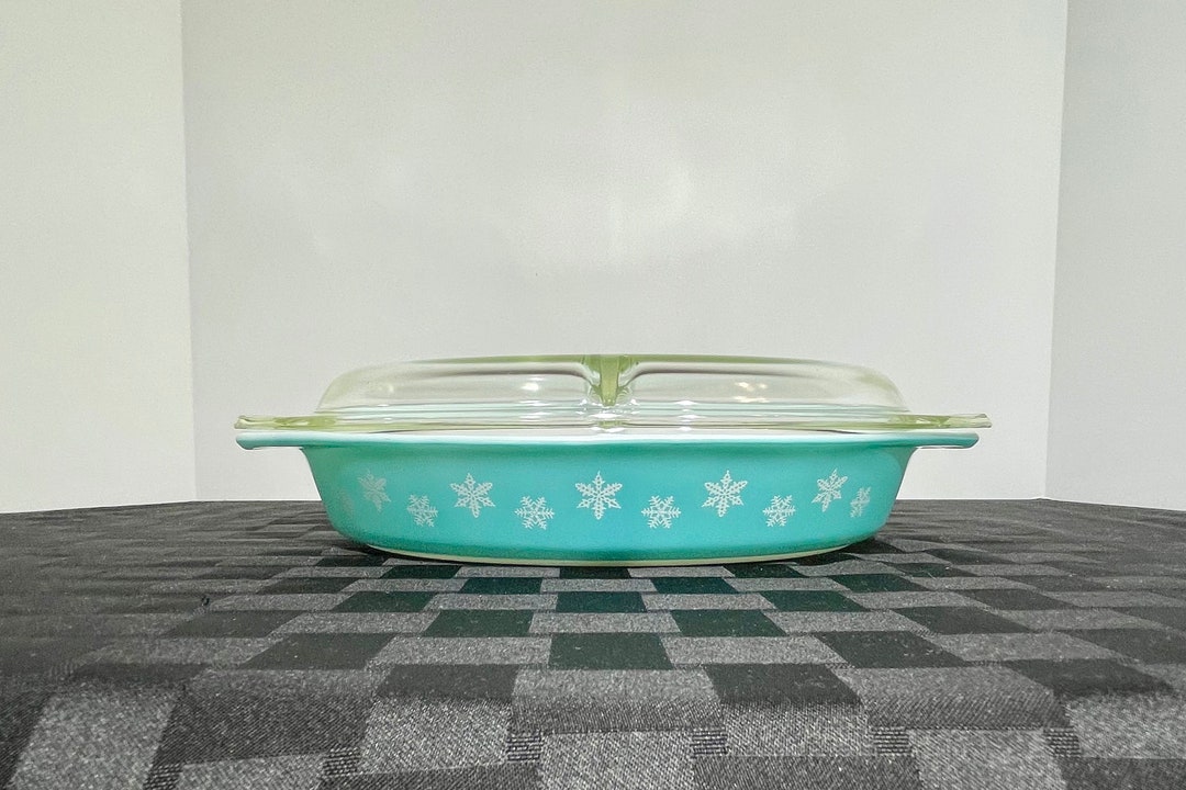 Vintage PYREX Snowflake Turquoise Divided Casserole Dish, Vintage Pyrex ...