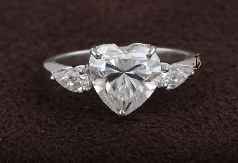 2.50 CT Heart Cut Lab Grown Diamond Engagement Ring 3 Stone Heart ...
