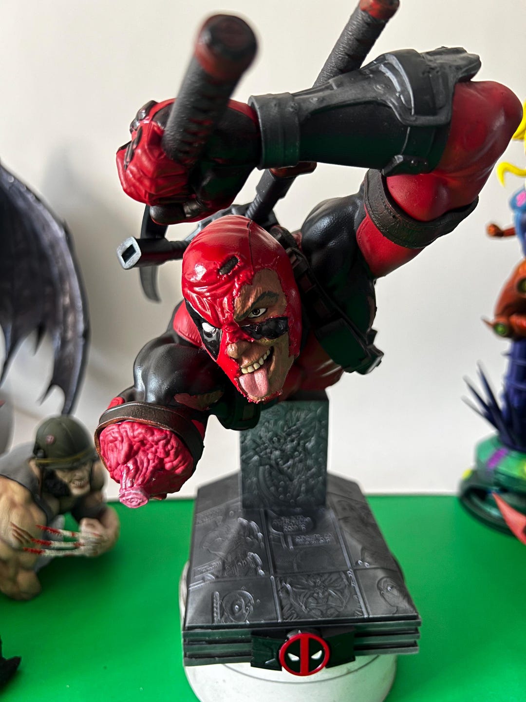 Handpainted Deadpool Bust in Action - 1/4 Scale High-detail Tough Resin ...