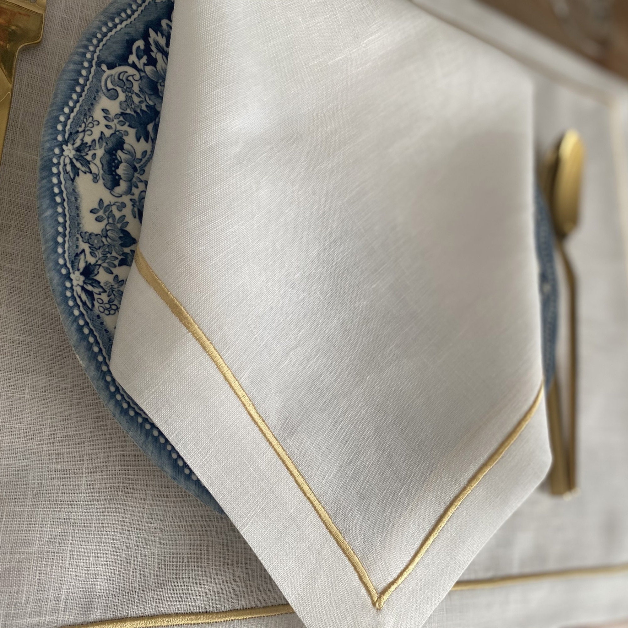 Luxurious White 100% Linen Napkins, Placemats, and Table Runner Set ...