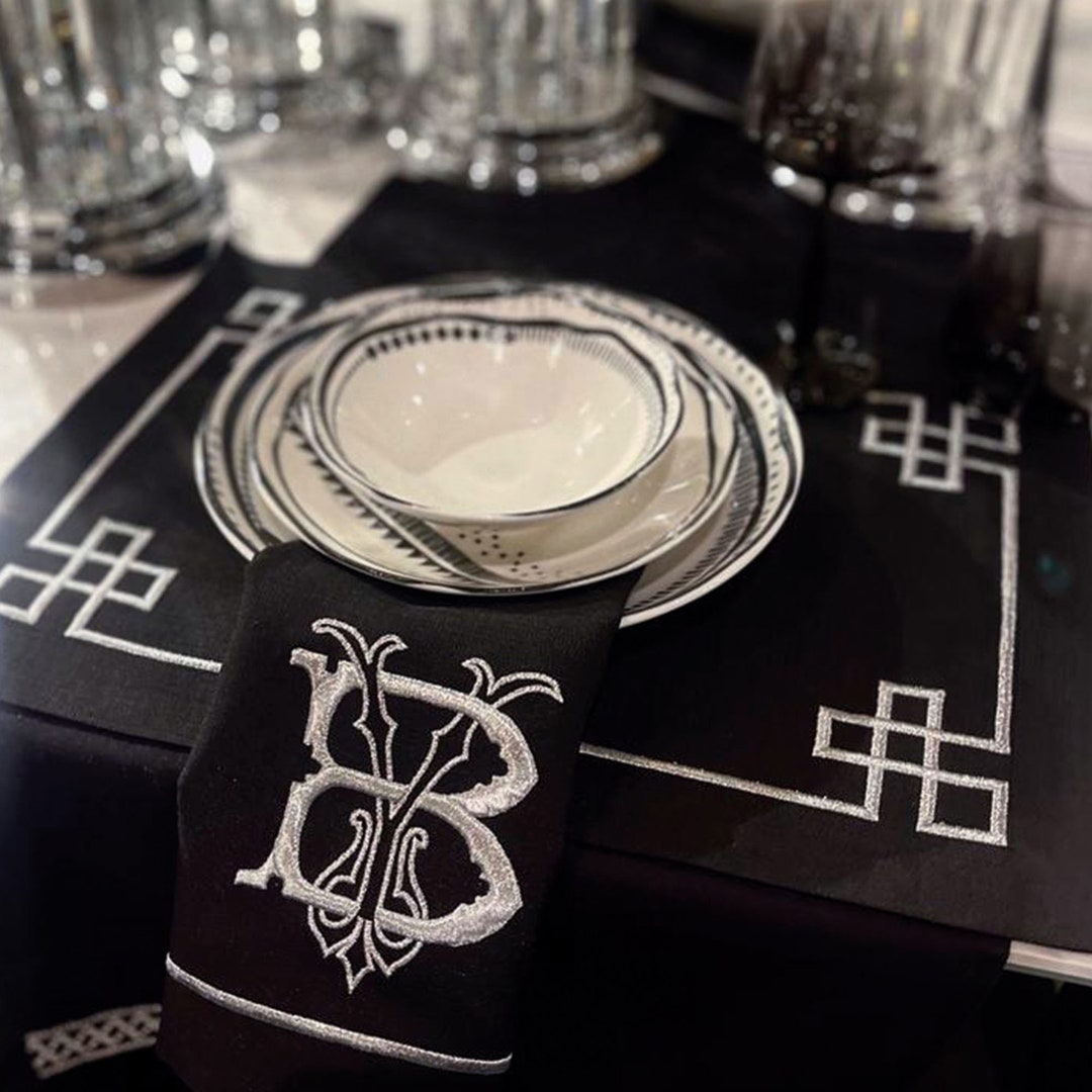 Personalized Embroidered Elegant Table Linen; Overlapping Monograms ...