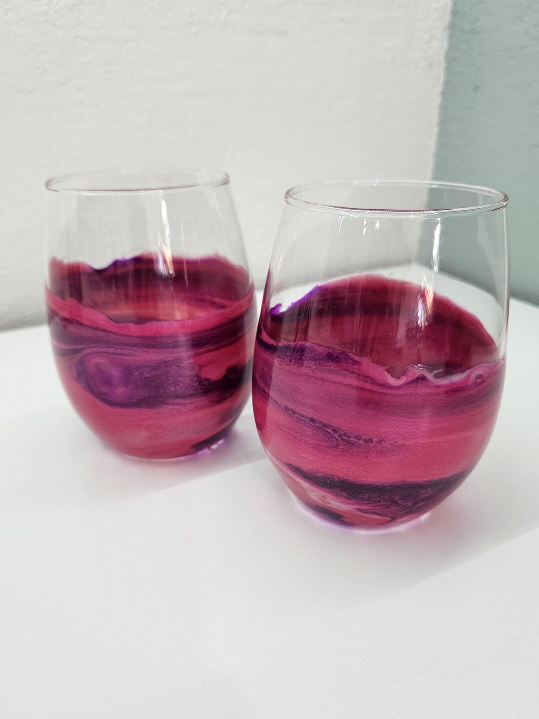 Pink and Purple Epoxy Resin Stemless 20oz Wine Glasses With Alcohol ...