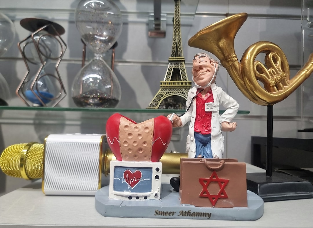 Doctor Statue - Etsy