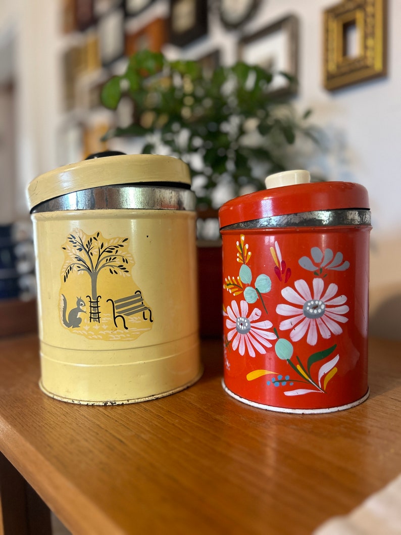 Set of 2 Vintage Kitchen Tins, Cute Yellow and Red With Knob on Lid - Etsy