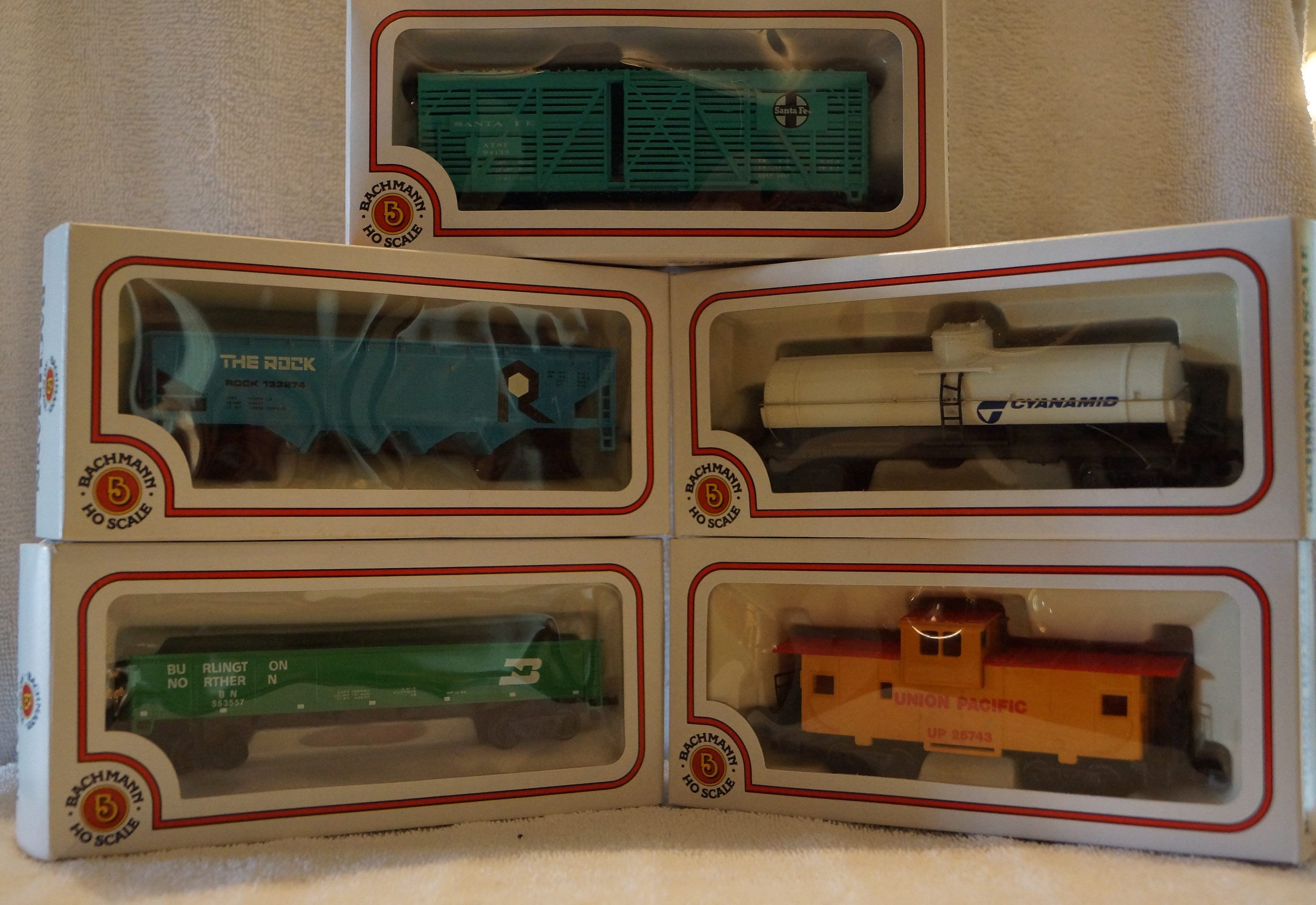 Bachmann Train Set Vintage 1980's W/engine, 7 Cars, Track, Power Pack ...