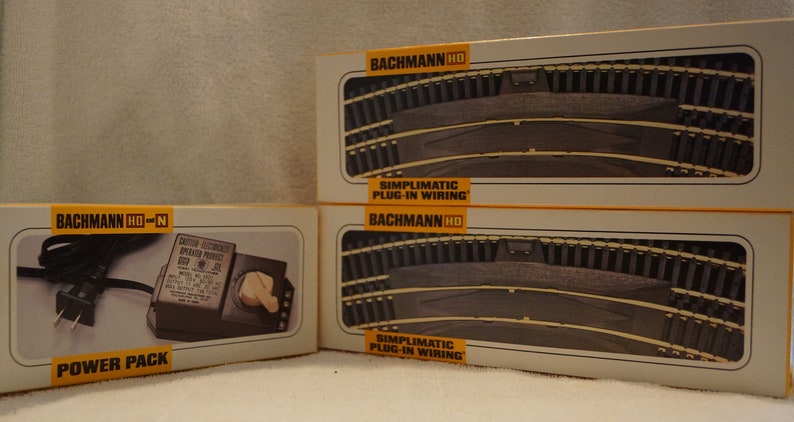 Bachmann Train Set Vintage 1980's W/engine, 7 Cars, Track, Power Pack ...