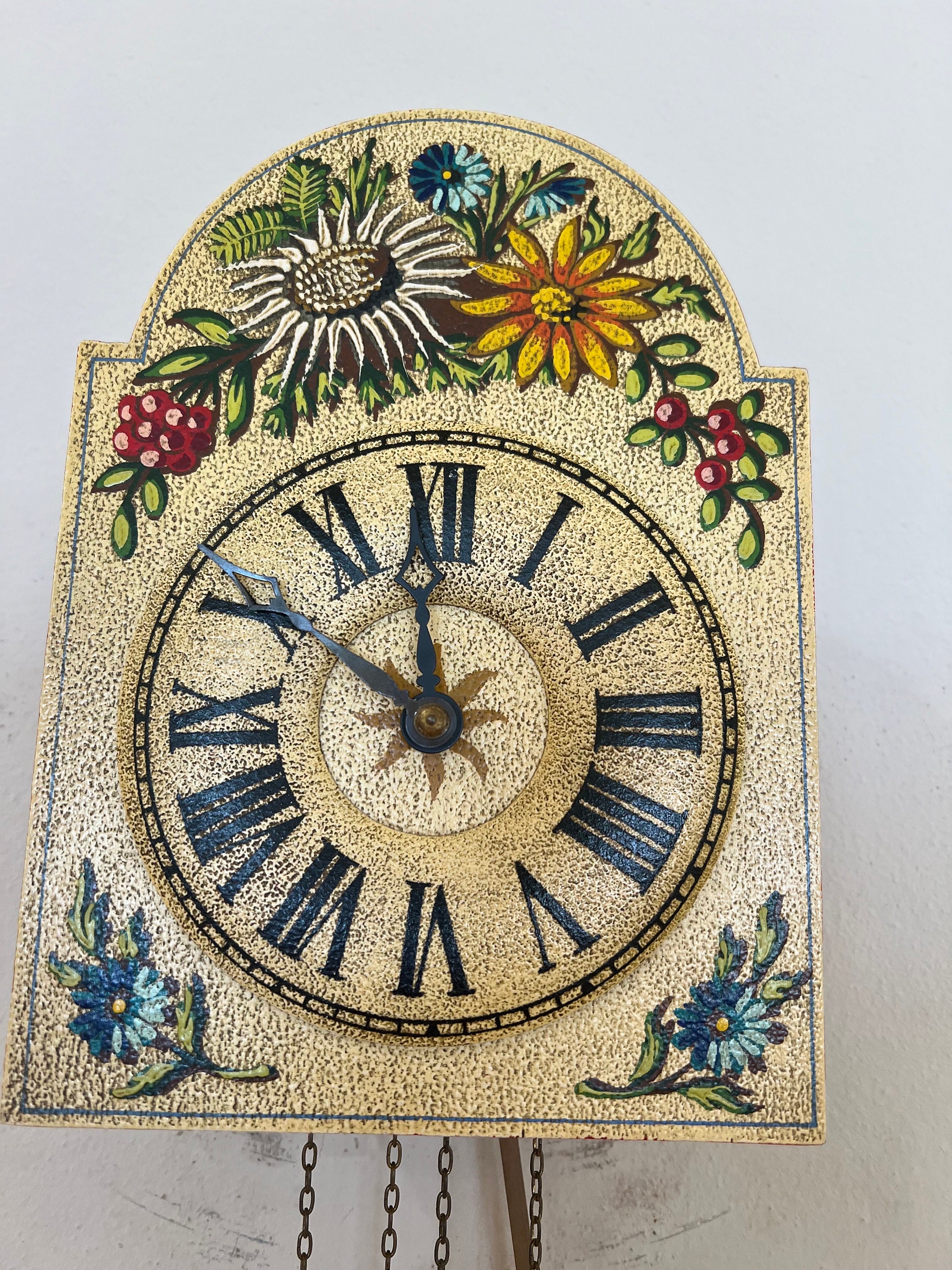 Shield Clock Working Vintage, Black Forest German Made. Very Cute Clock ...