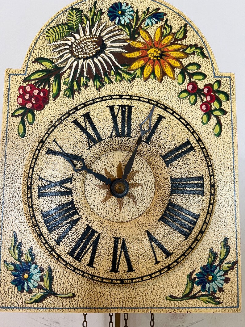 Shield Clock Working Vintage, Black Forest German Made. Very Cute Clock ...