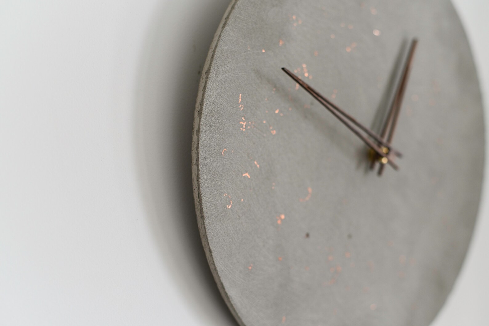 Concrete Clock With the Addition of Copper Flakes Wall Clocks Wooden ...