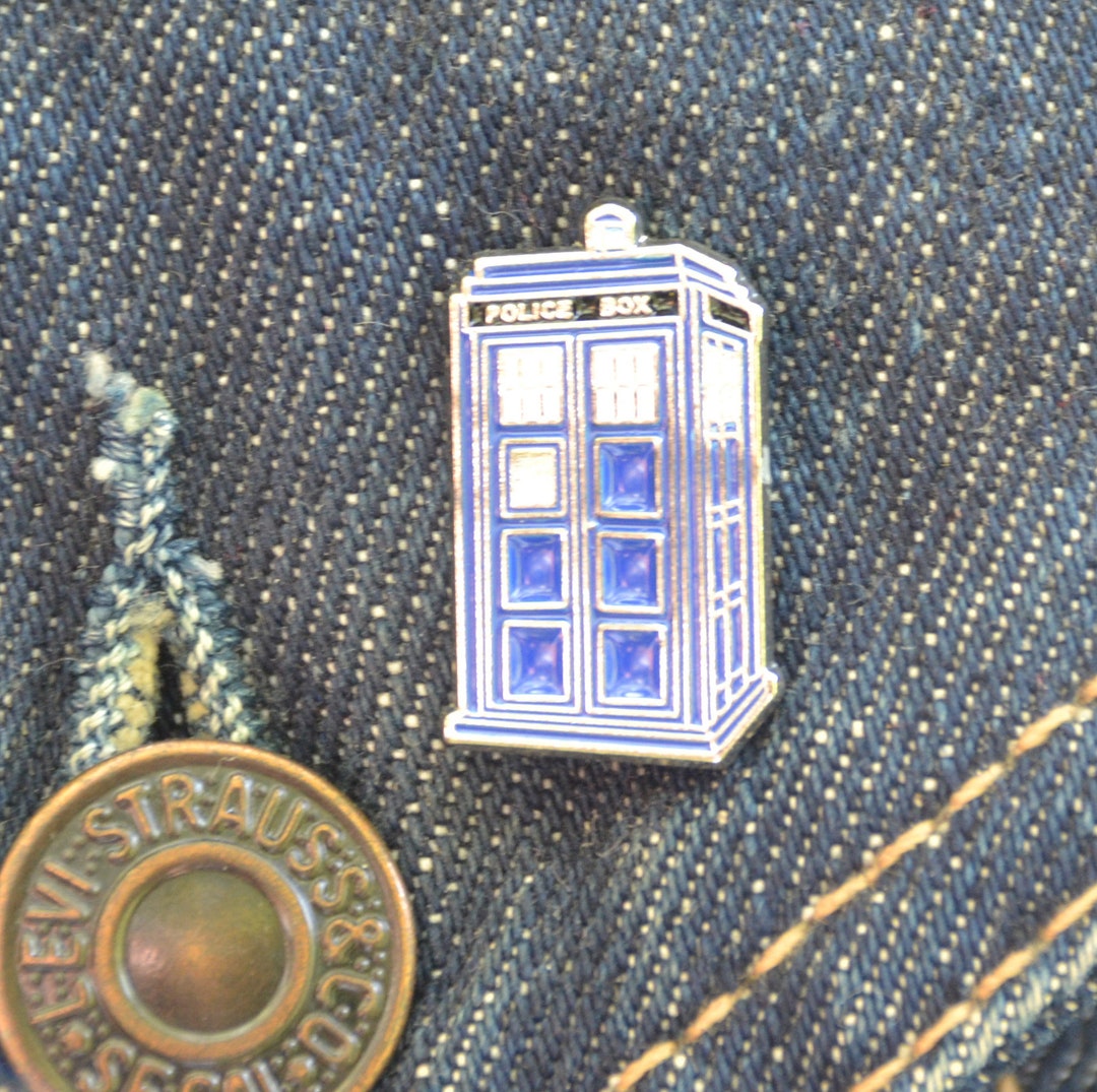 Tardis Pin new Design max.dim 22 Mm DR WHO Police Box, Time Machine ...