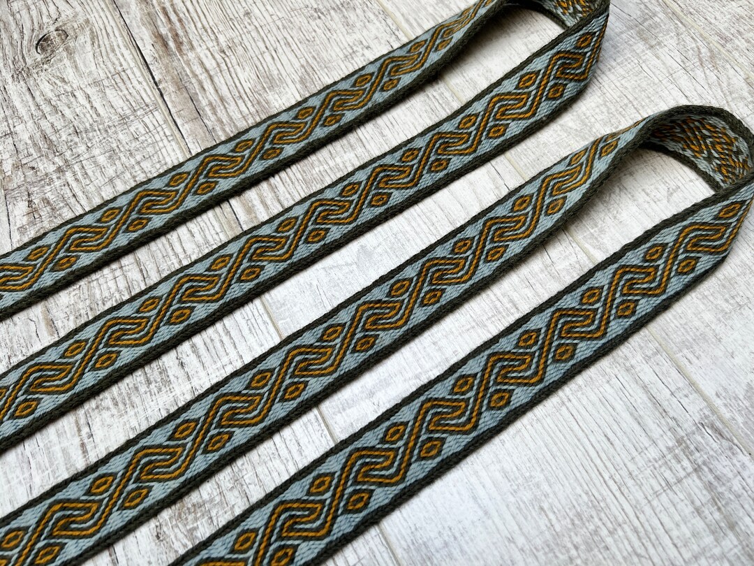 Tablet Woven Belt Spiral Pattern Made of Green Wool Tablet Weaving ...