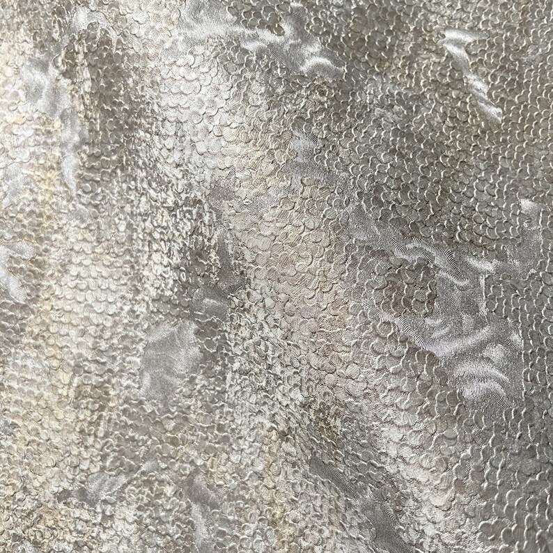 Metallic Light Gold Embossed Scales Wallpaper 3D Textured Wallpaper ...