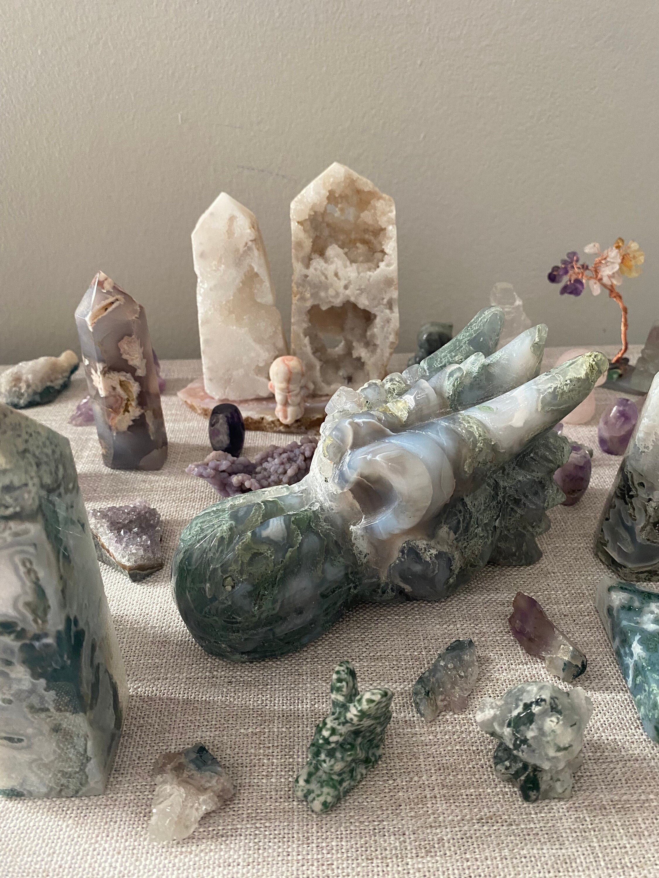 Rare Druzy Dragon Head Crystal Carving Moss Agate Dragon Skull Unique ...