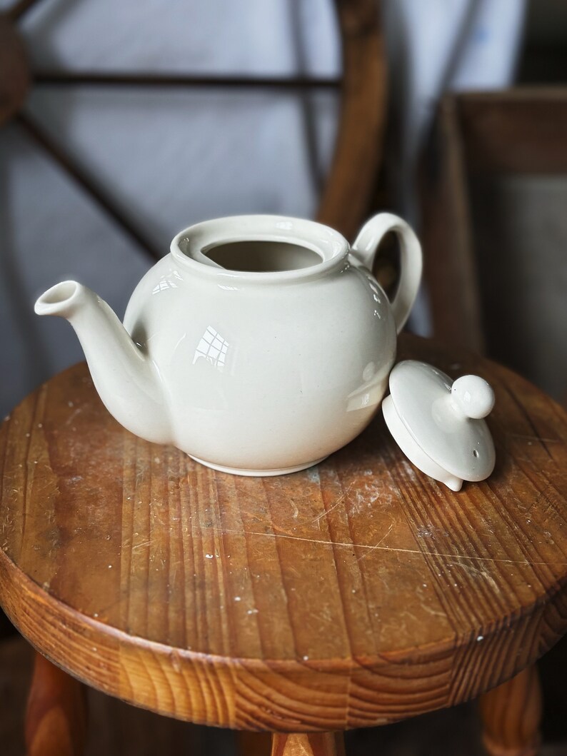 Vintage Classic White Teapot - Etsy