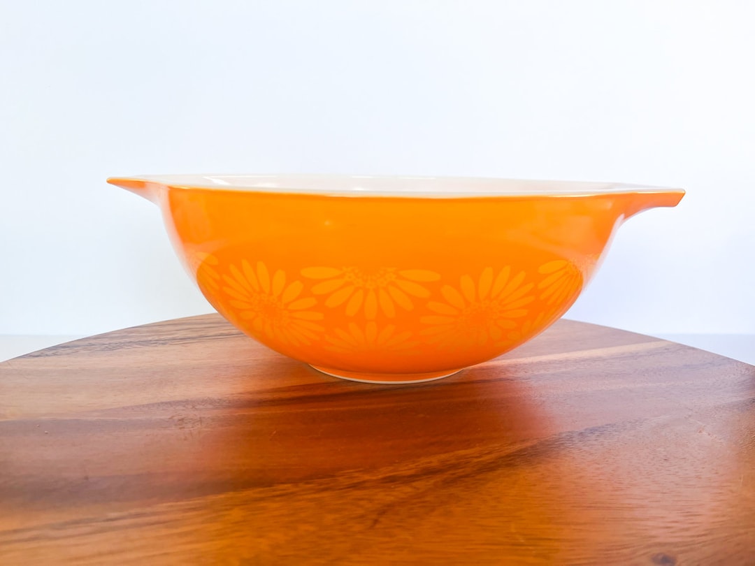 Pyrex Yellow Daisy Cinderella Mixing Bowl 4 Qt 444, Orange Yellow Daisy ...