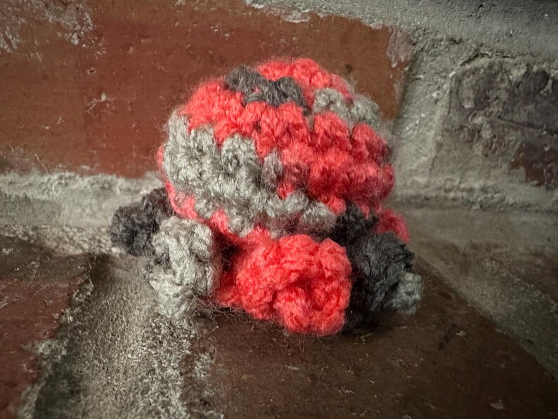 Tiny Crochet Octopus- Derrick - Etsy
