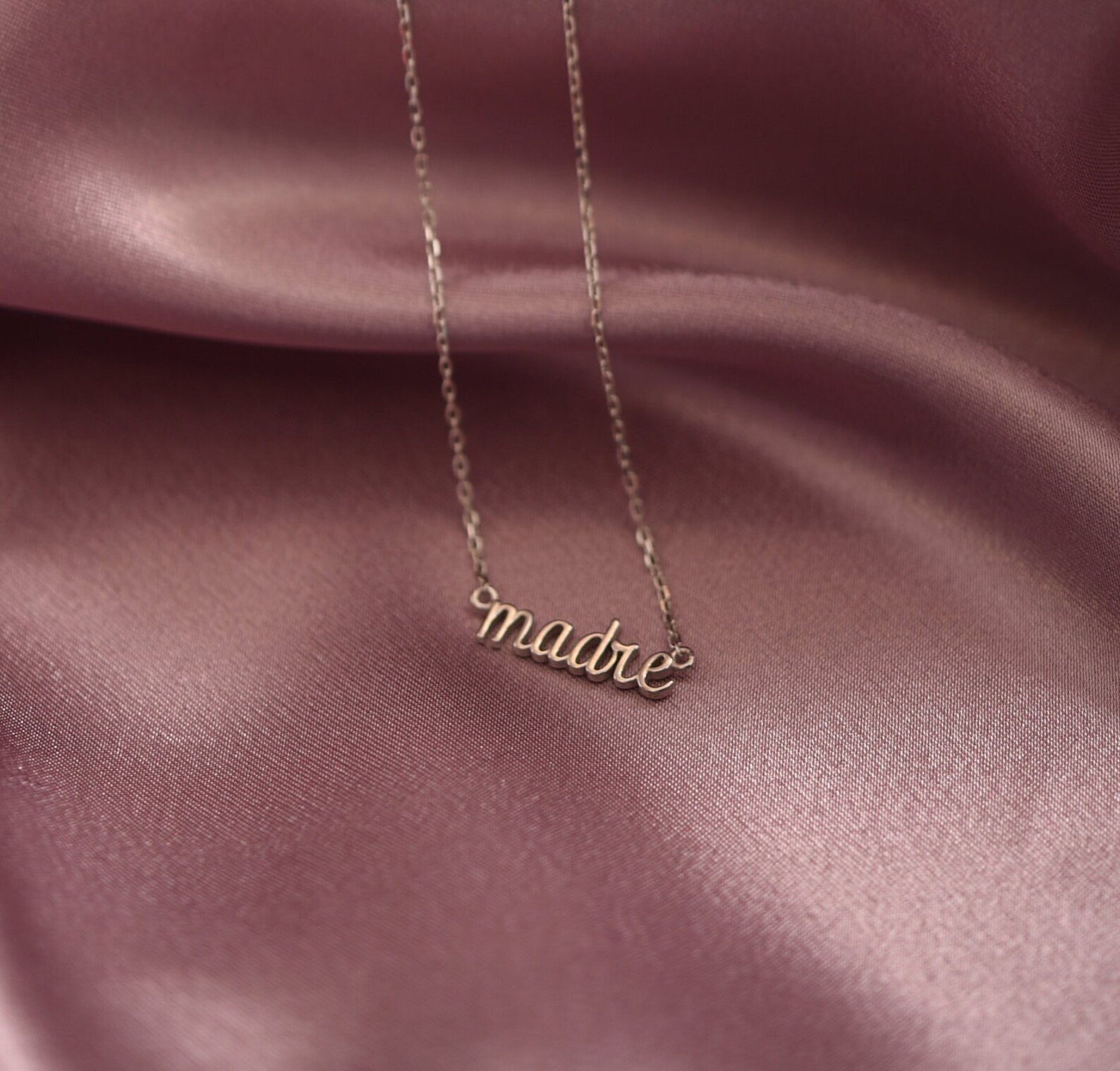 Madre Silver Cursive Necklace Gift for Mom - Etsy