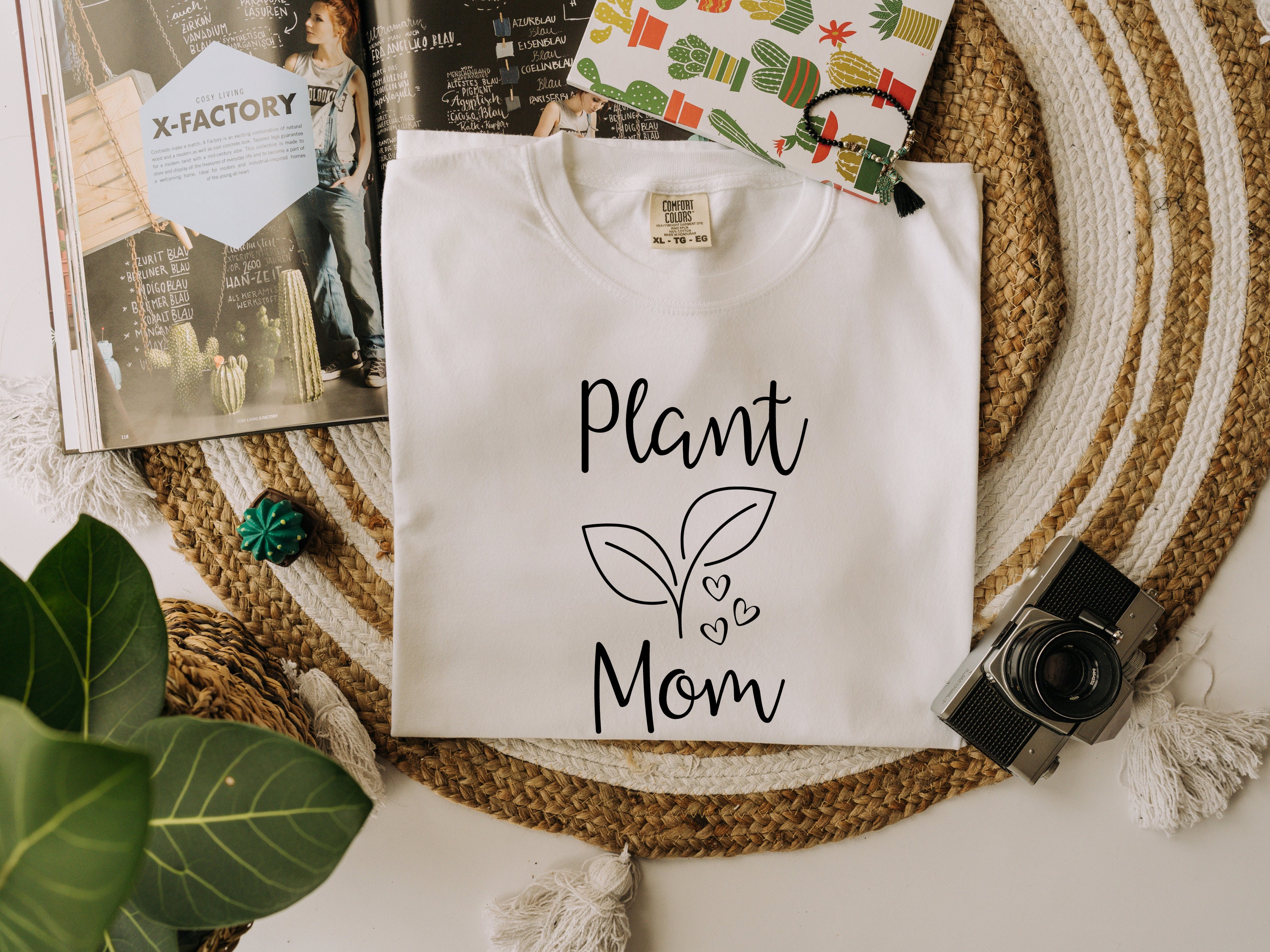 Plant Mom, Mama Gardener, Mama Plant Lover, Spring Planting Momma ...