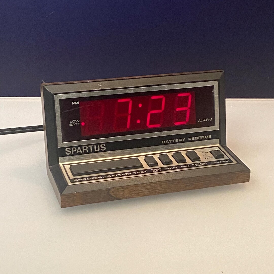 Vintage Spartus LED Alarm Clock: 1970s Retro Faux Wood Grain - Etsy