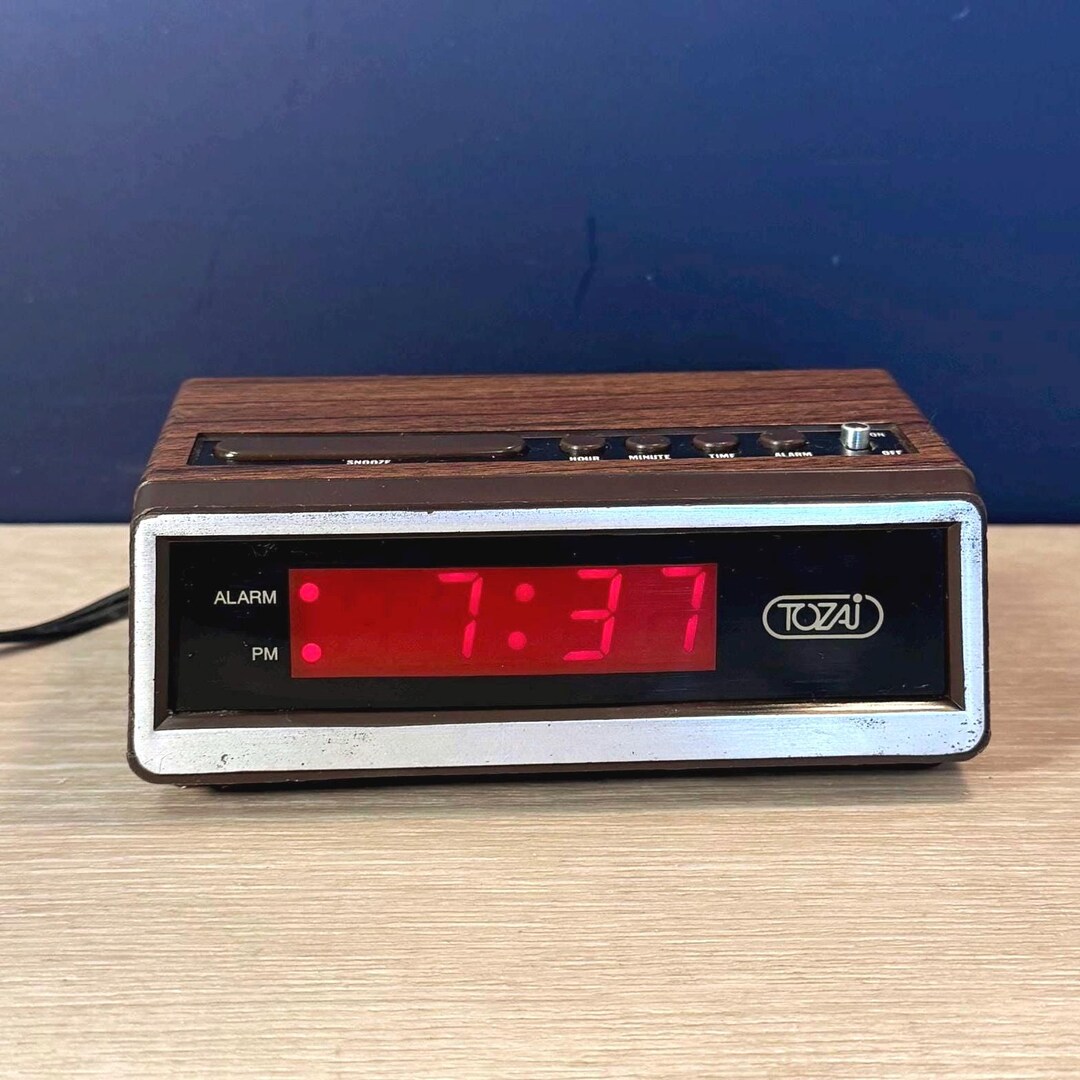 Vintage 1980s Tozai Woodgrain LED Digital Alarm Clock | Model ATC-3035 ...