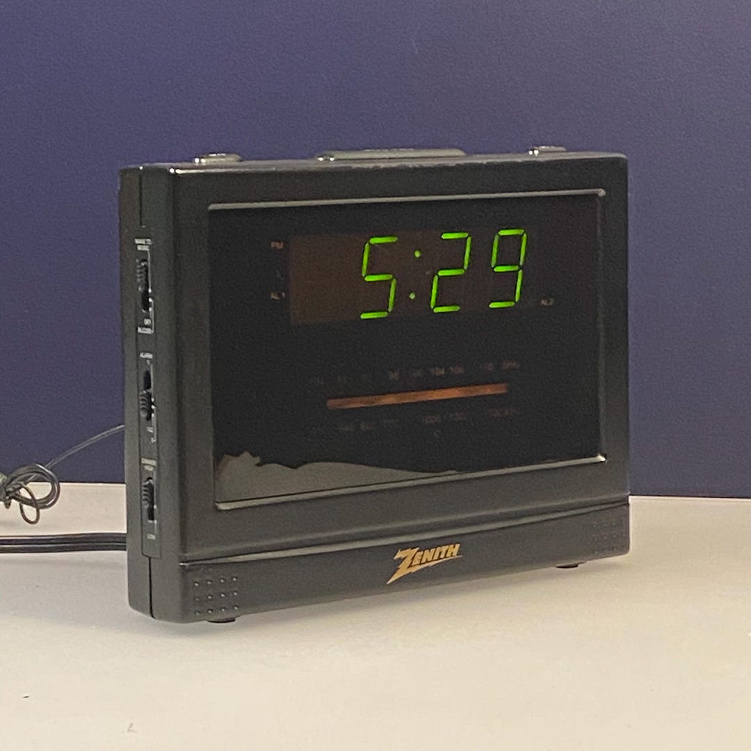 1980s Zenith Clock Radio - Retro Black & Green LED Digital Alarm ...