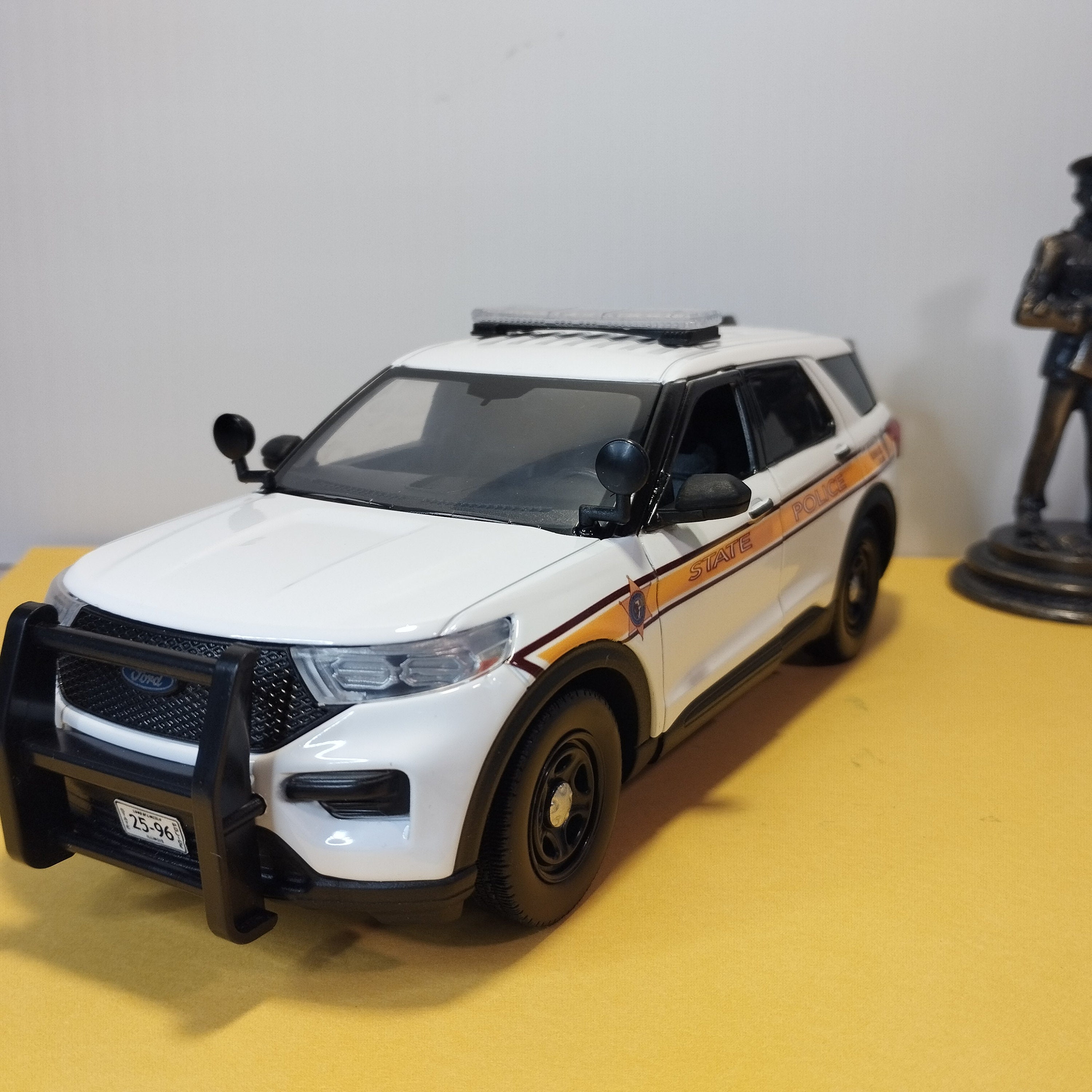 Illinois State Police Ford Explorer Model Car Diecast 1:24 Scale ...