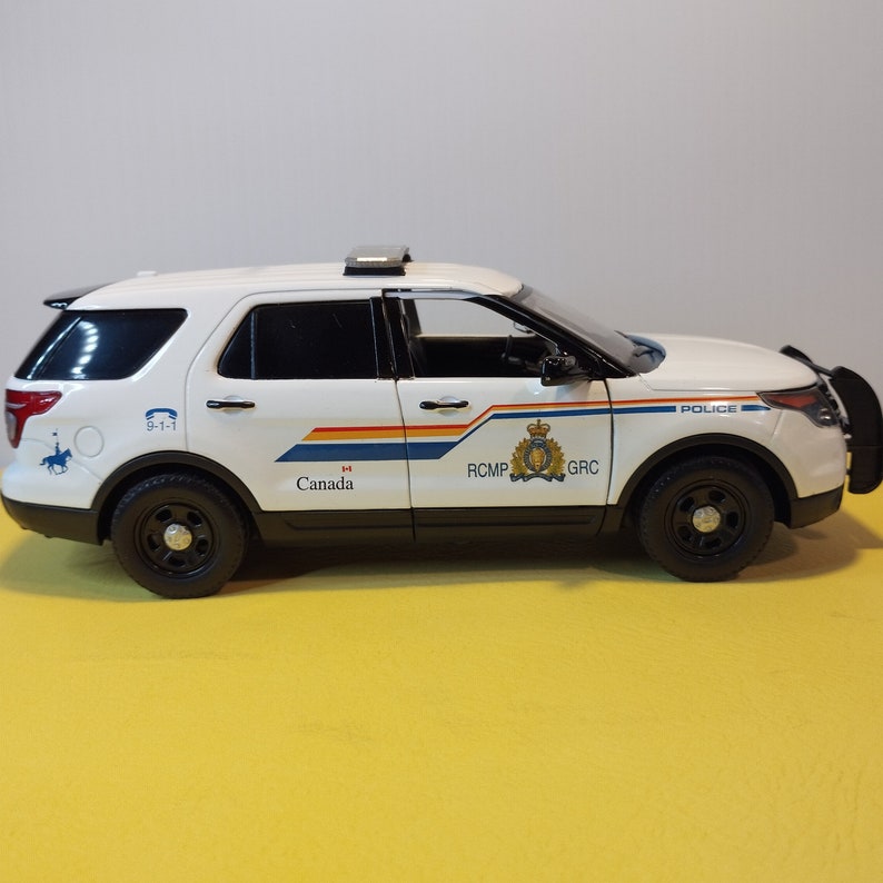 RCMP GRC Canada Police Car 2015 Ford Interceptor Utility Die-cast 1:24 ...