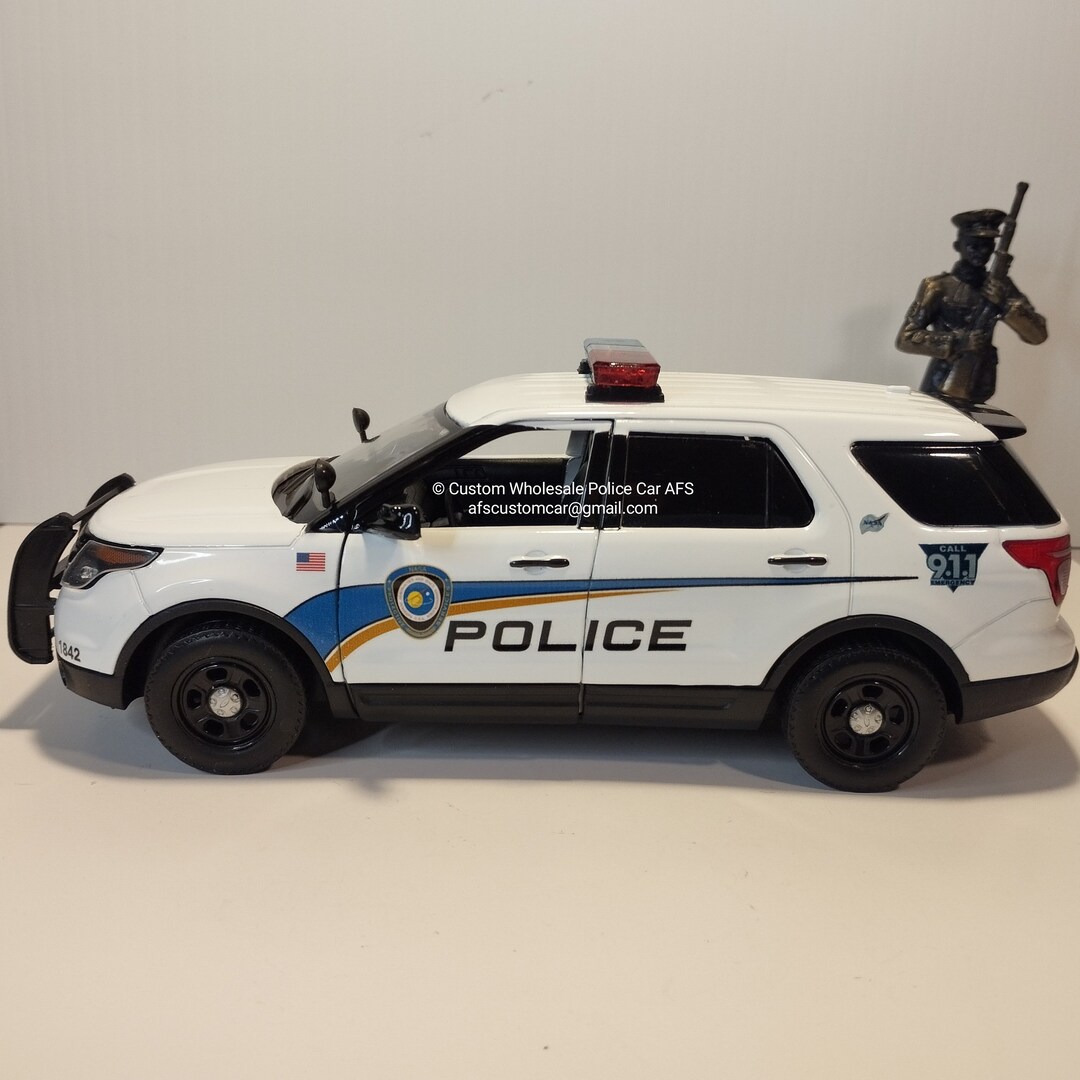 1:24 NASA Police Car 2015 Ford With Flashing Red and Blue Light Bar and ...