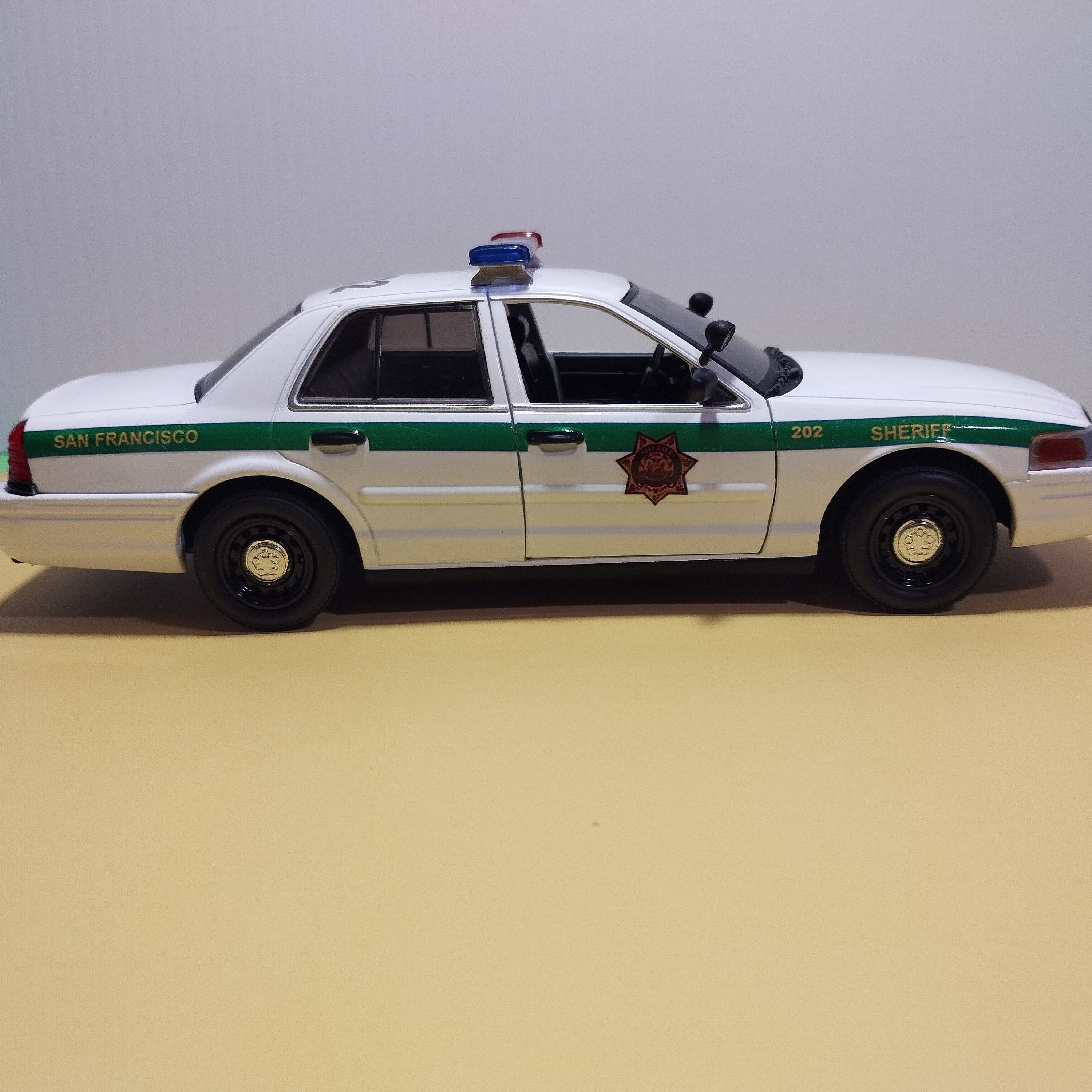 San Francisco Sheriff Police Model Car 1:24 Diecast 2008 Ford Crown ...