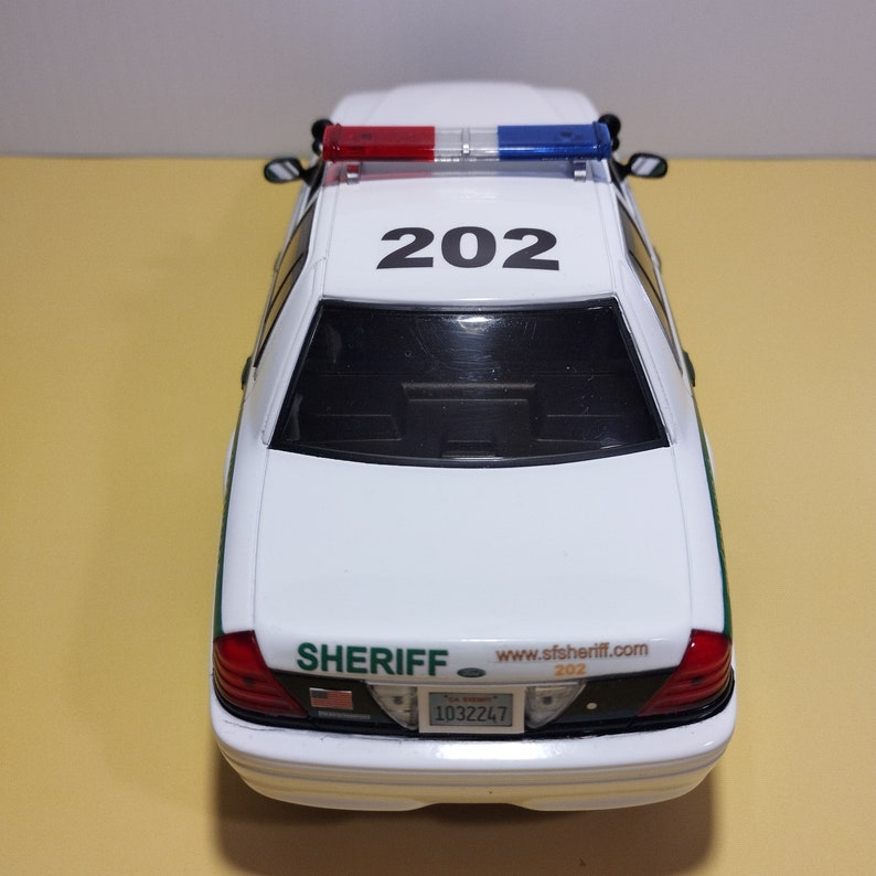 San Francisco Sheriff Police Model Car 1:24 Diecast 2008 Ford Crown ...