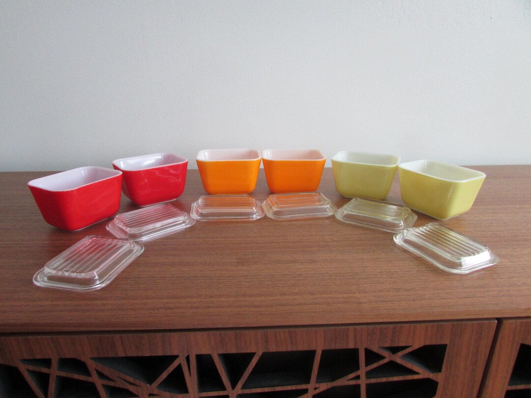 Set of Six Small Pyrex Bowls 2 Red, 2 Yellow and 2 Orange 1960s Pyrex ...