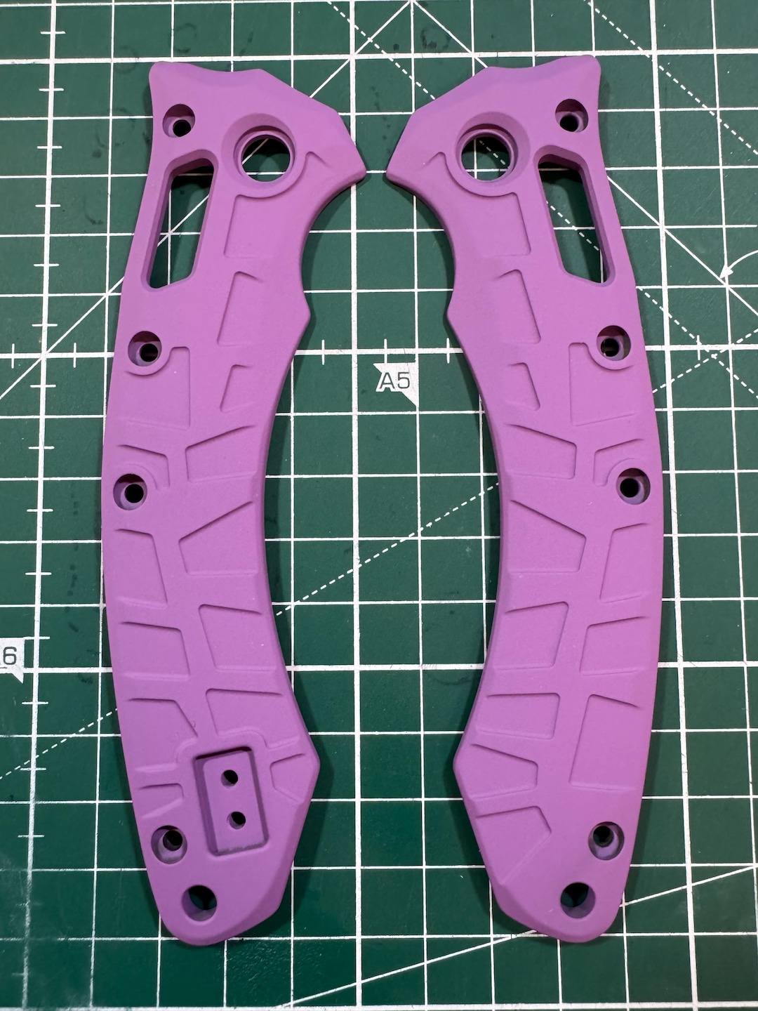 Microtech Amphibian Titanium Scales Cerakote Wild Purple - Etsy