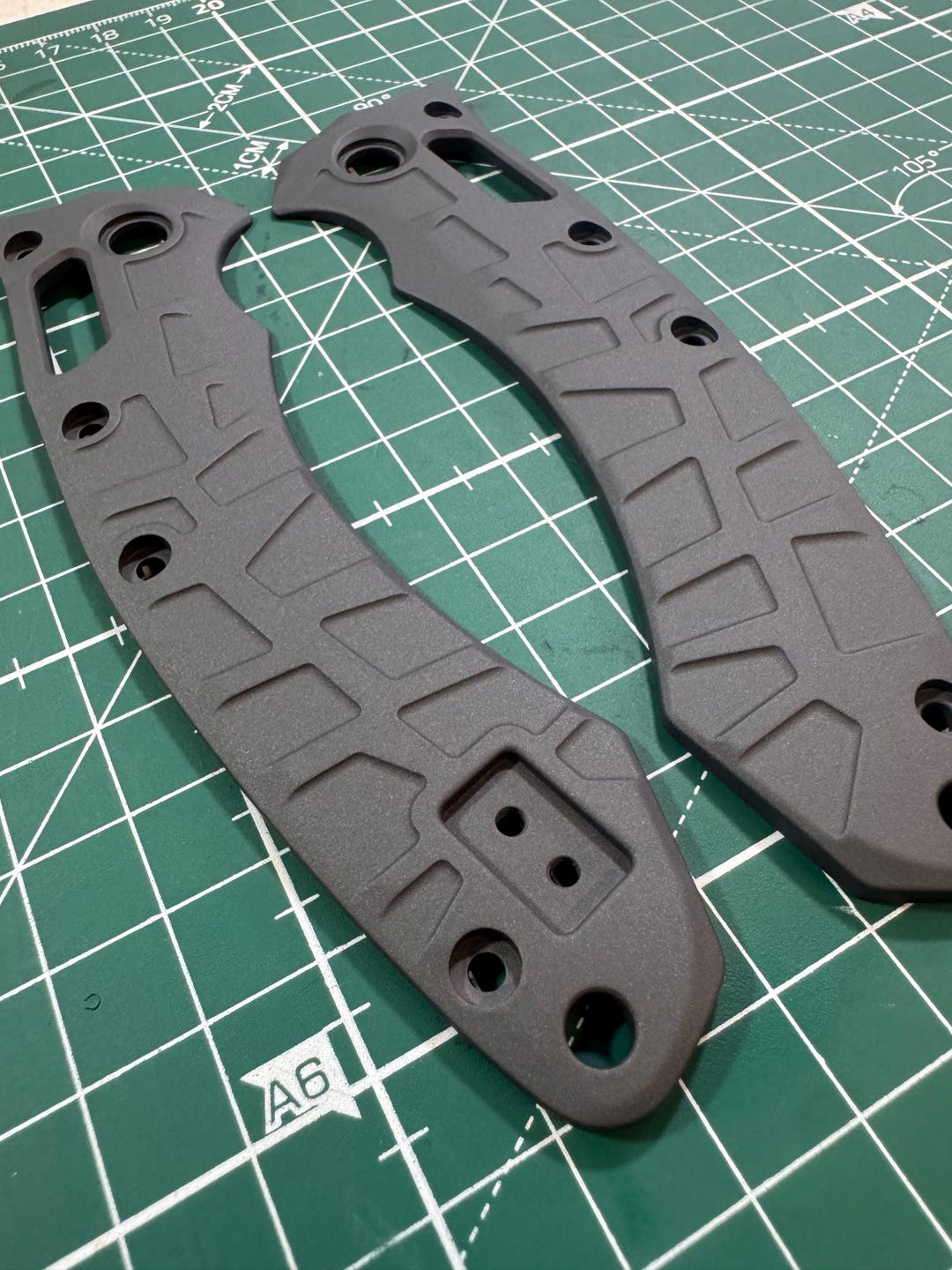 Microtech Amphibian Titanium Scales Cerakote Sniper Gray - Etsy
