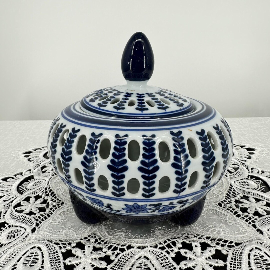 Vintage, Blue and White BOMBAY Covered Potpourri Dish, Home Decor, Home ...