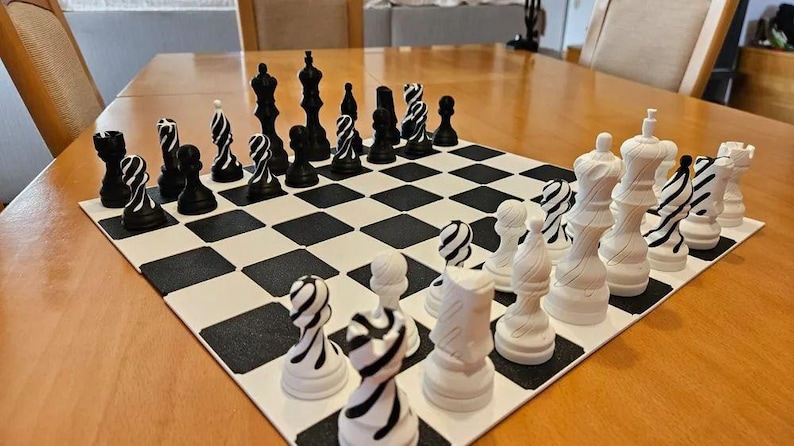 3D Printable Chess Set STL File | Spiral Design Chess Pieces and Board ...