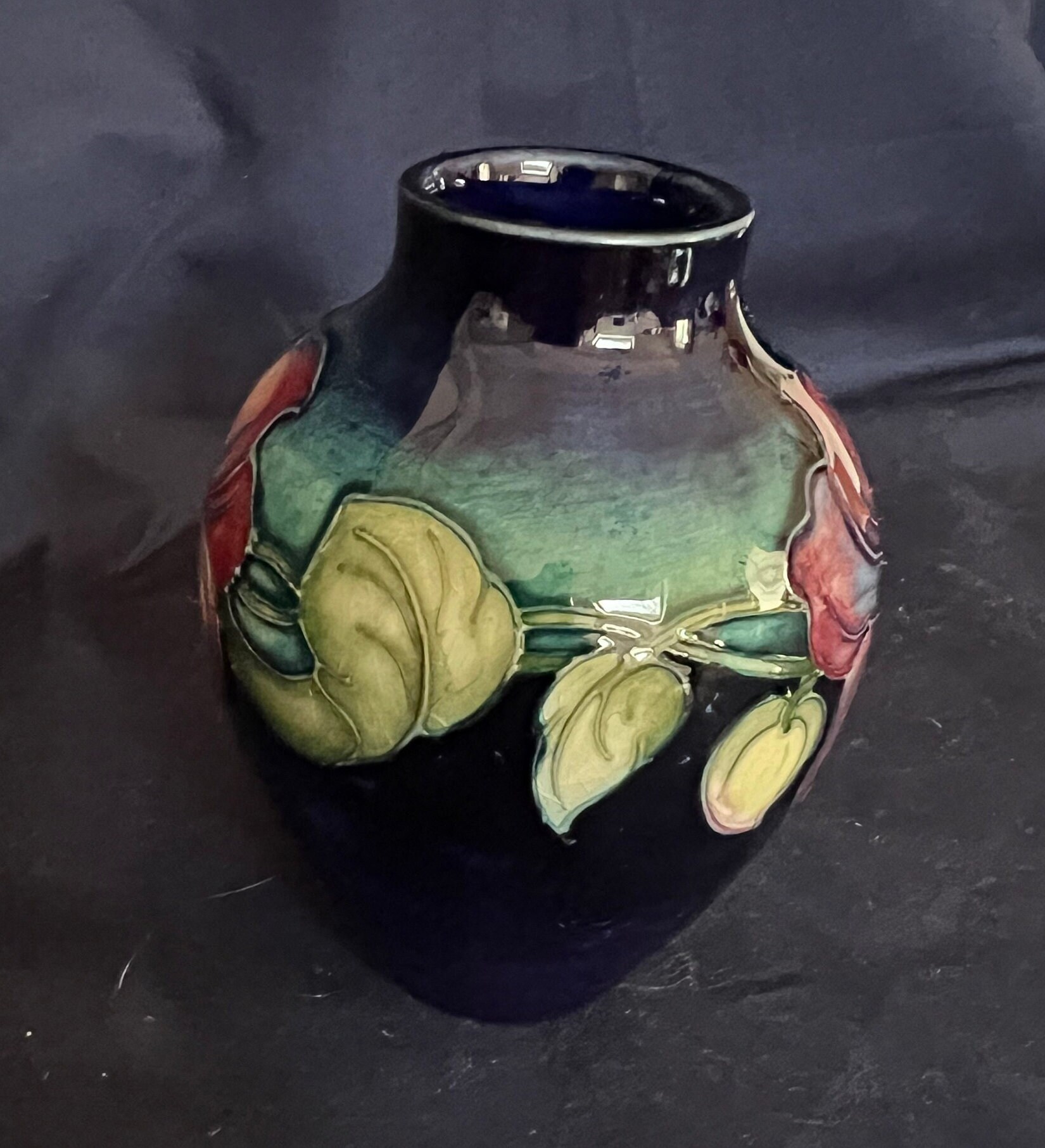 MOORCROFT HIBISCUS VASE 9cm. Baluster Shaped Vase. Moorcroft Classic ...