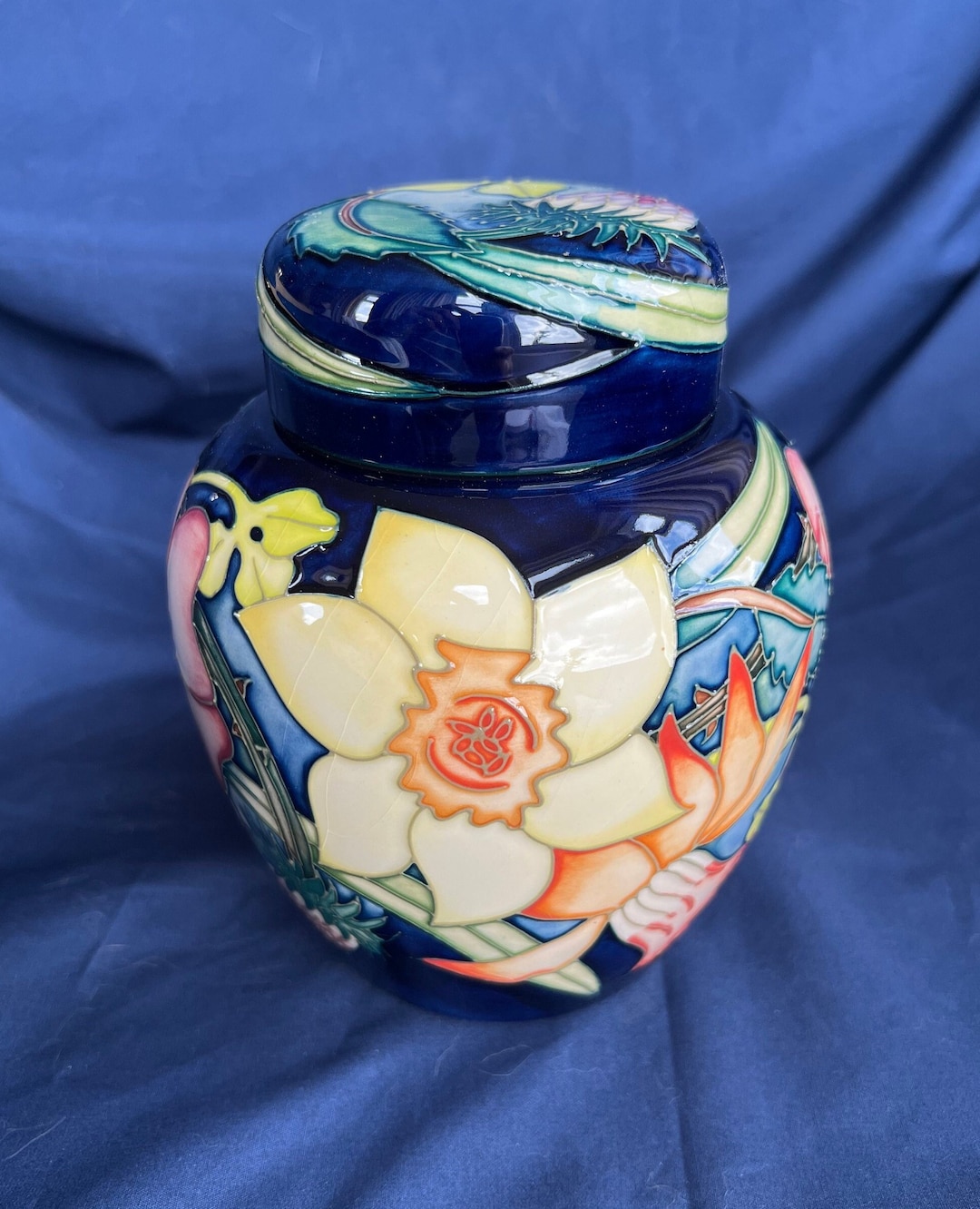 MOORCROFT GOLDEN JUBILEE Ginger Jar 2001. Emma Bossons Design for ...